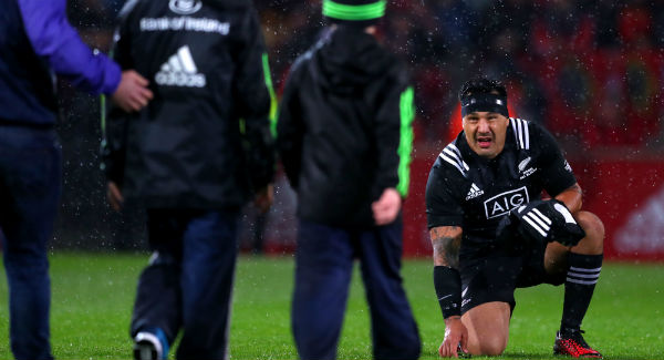 Wexford Echo — Anthony Foley’s sons presented with Maori jersey after ...